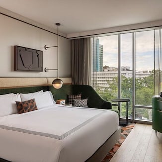 The Tess, Autograph Collection